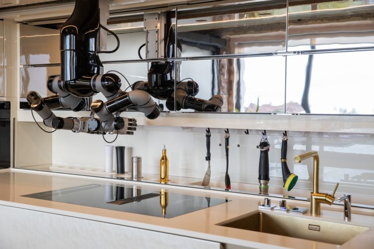 Moley Robotics a dezvăluit primul robot bucătar din lume în cadrul CES ...